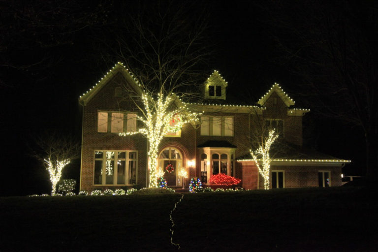 Clearly Amazing - Professional Holiday and Christmas Light Installation