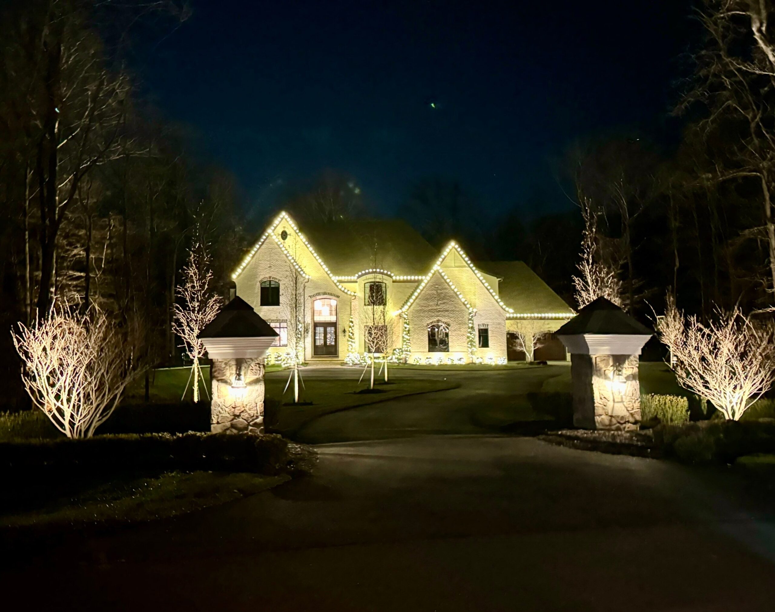 Clearly Amazing - Professional Holiday and Christmas Light Installation